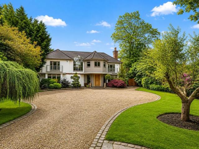 5 bedroom detached house for sale
