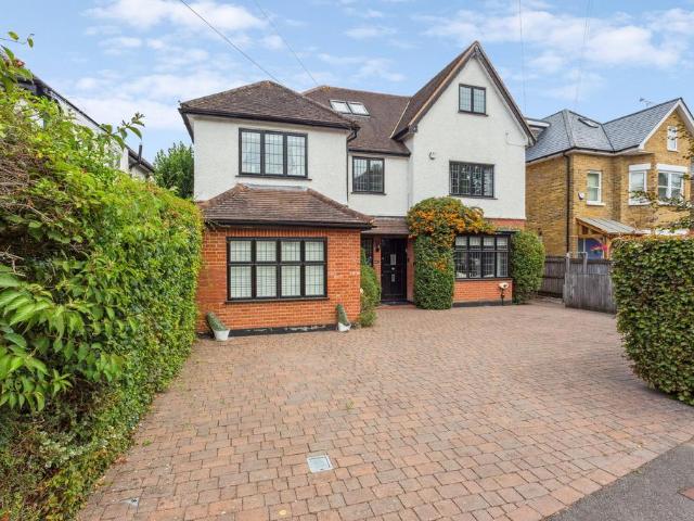 5 bedroom detached house for sale