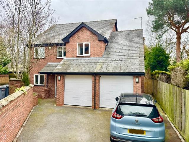 5 bedroom detached house for sale