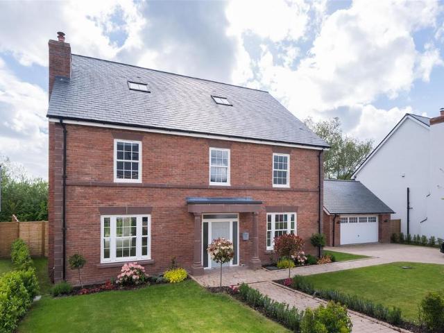 5 bedroom detached house for sale