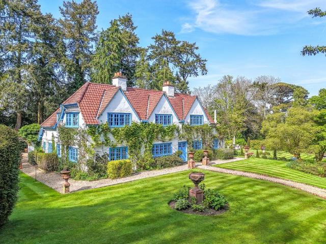 5 bedroom detached house for sale