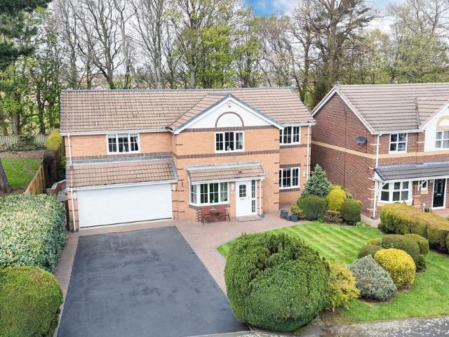 5 bedroom detached house for sale