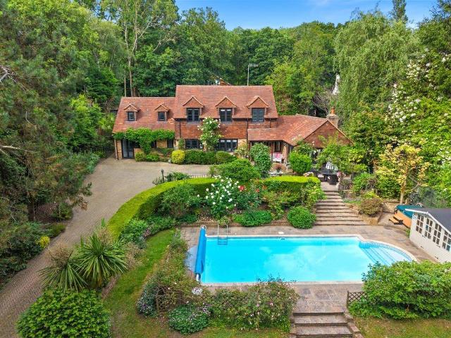 5 bedroom detached house for sale