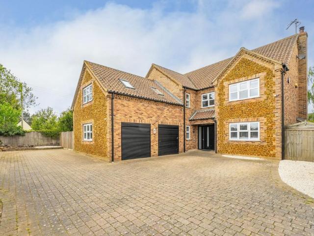 5 bedroom detached house for sale