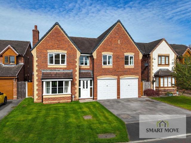 5 bedroom detached house for sale