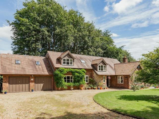 5 bedroom detached house for sale
