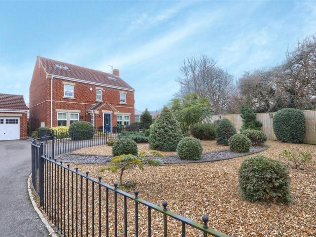 5 bedroom detached house for sale