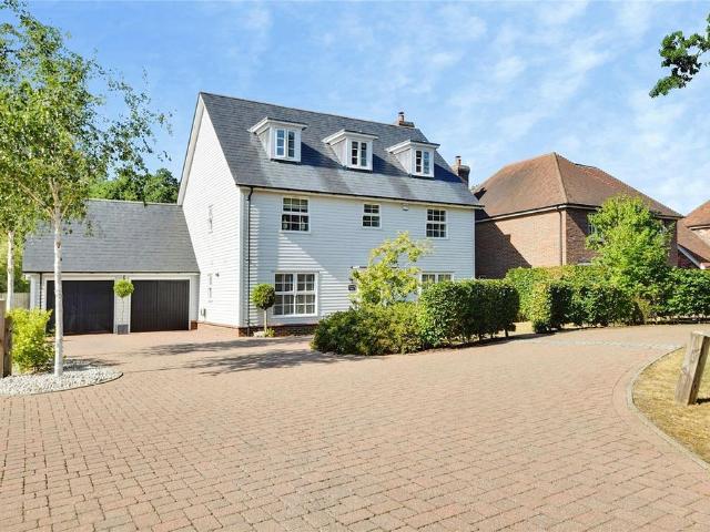 5 bedroom detached house for sale