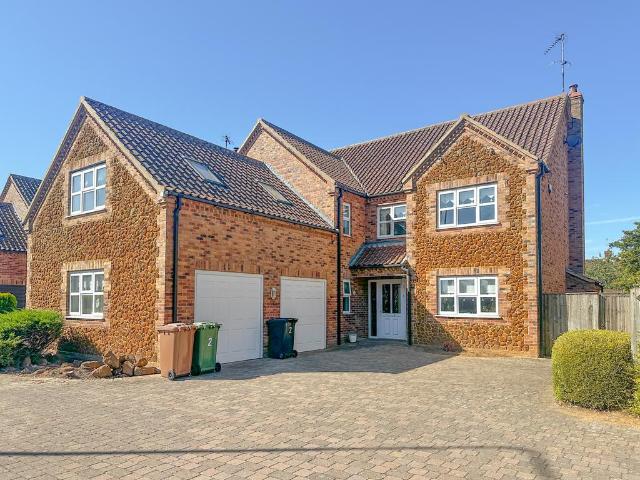5 bedroom detached house for sale