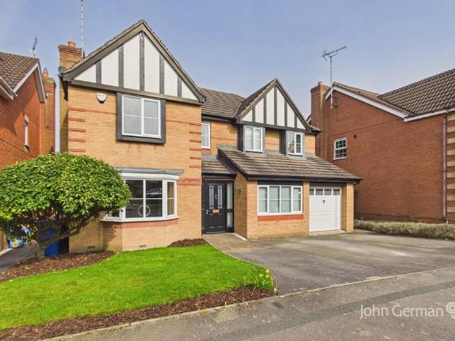 5 bedroom detached house for sale