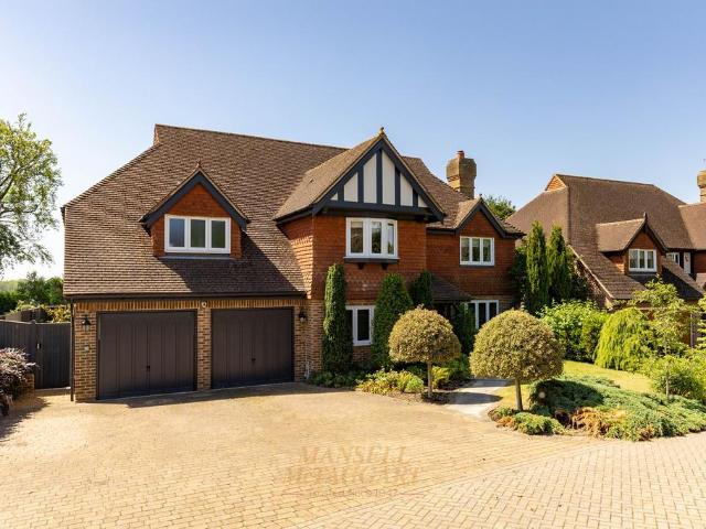 5 bedroom detached house for sale
