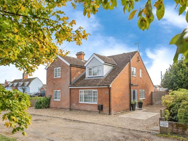5 bedroom detached house for sale