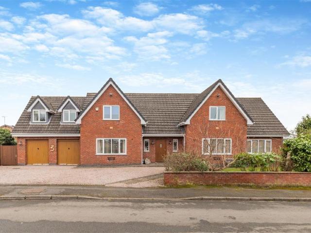 5 bedroom detached house for sale