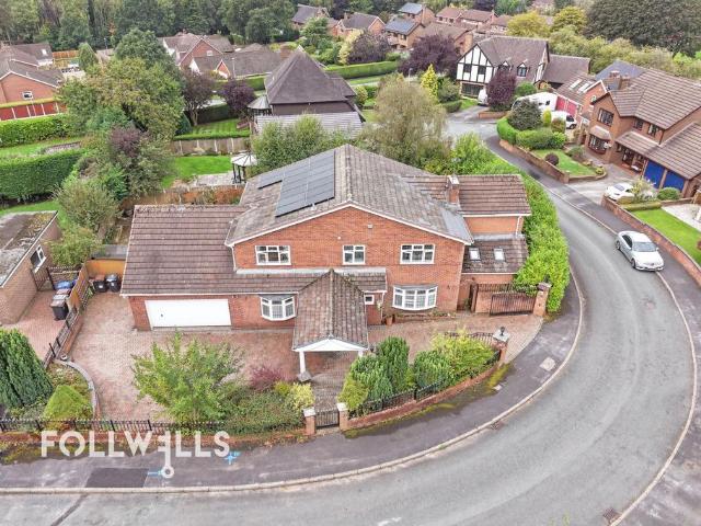 5 bedroom detached house for sale