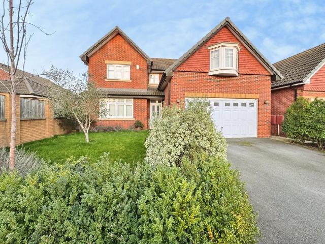 5 bedroom detached house for sale
