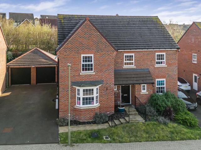 5 bedroom detached house for sale