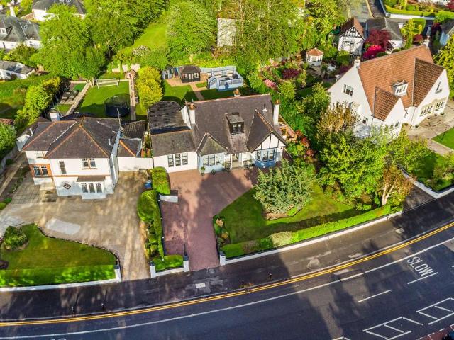 5 bedroom detached house for sale