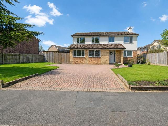 5 bedroom detached house for sale