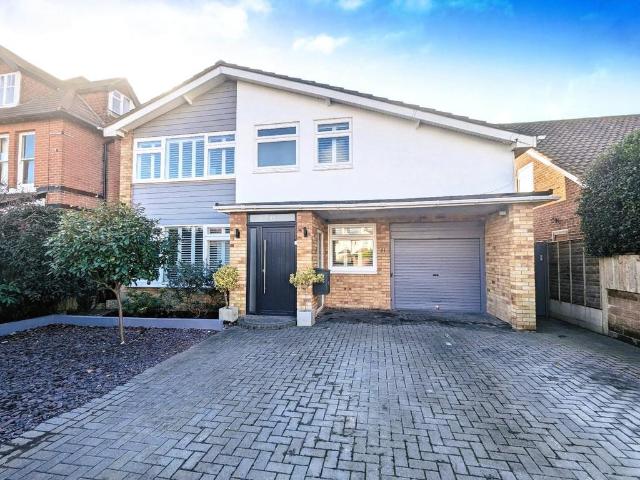 5 bedroom detached house for sale