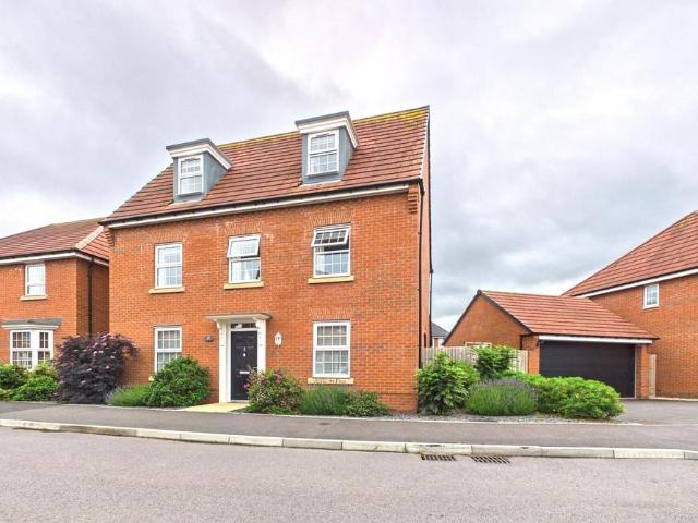 5 bedroom detached house for sale