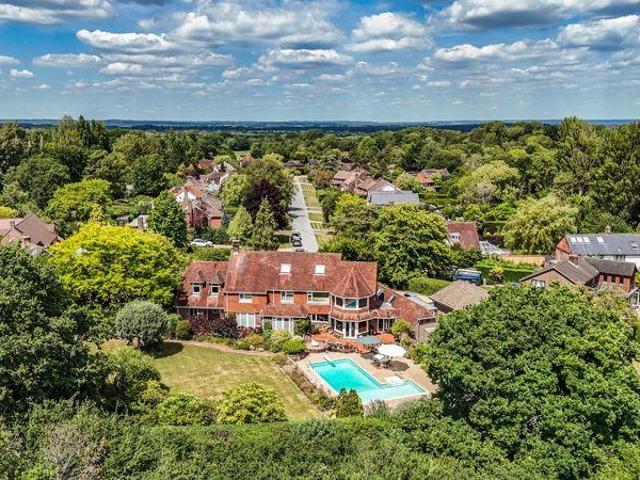5 bedroom detached house for sale