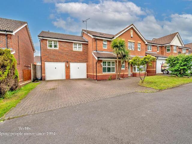 5 bedroom detached house for sale