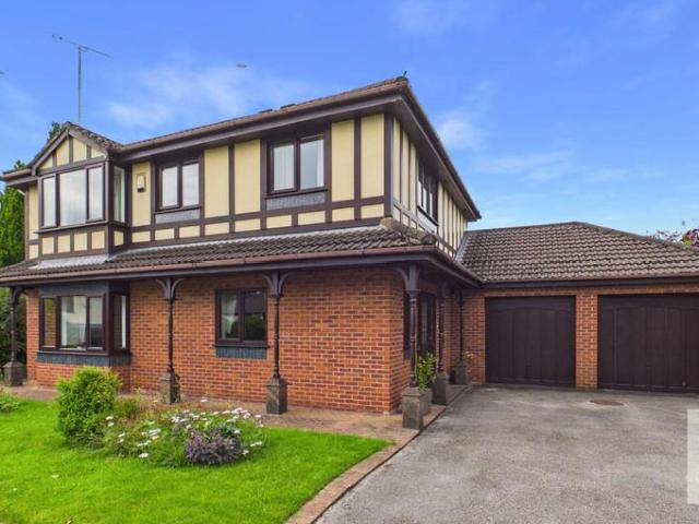 5 bedroom detached house for sale