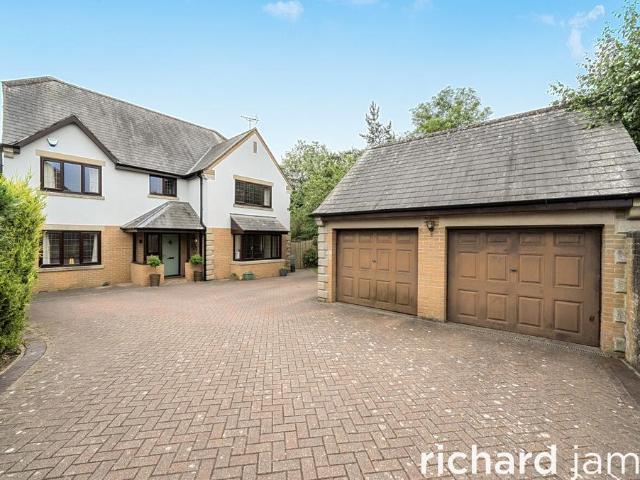 5 bedroom detached house for sale