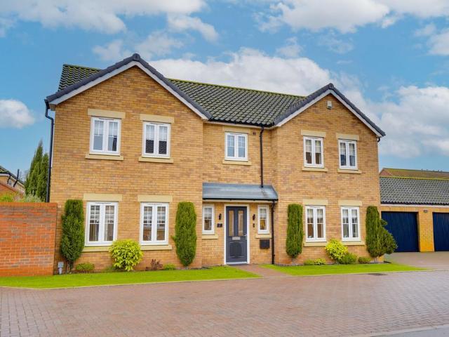 5 bedroom detached house for sale