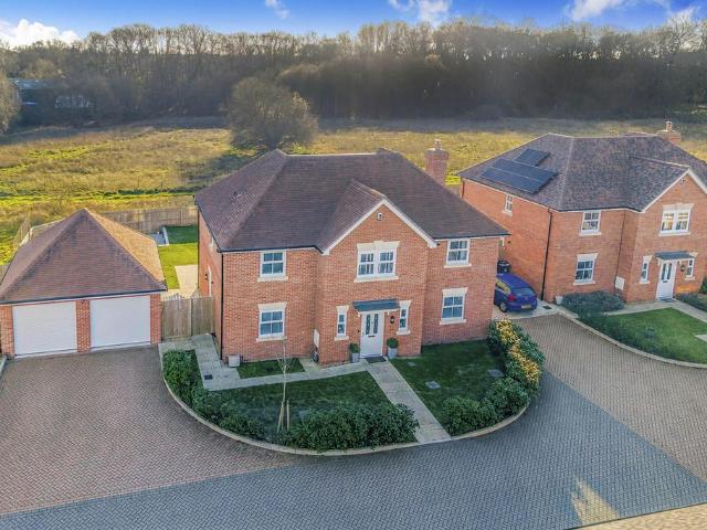 5 bedroom detached house for sale