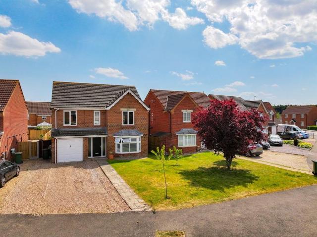 5 bedroom detached house for sale