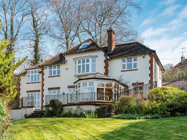 5 bedroom detached house for sale