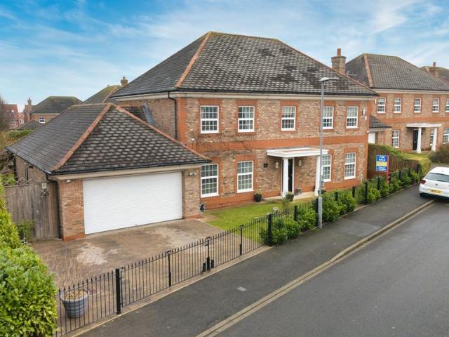 5 bedroom detached house for sale