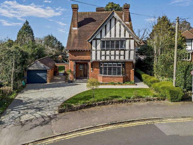 5 bedroom detached house for sale