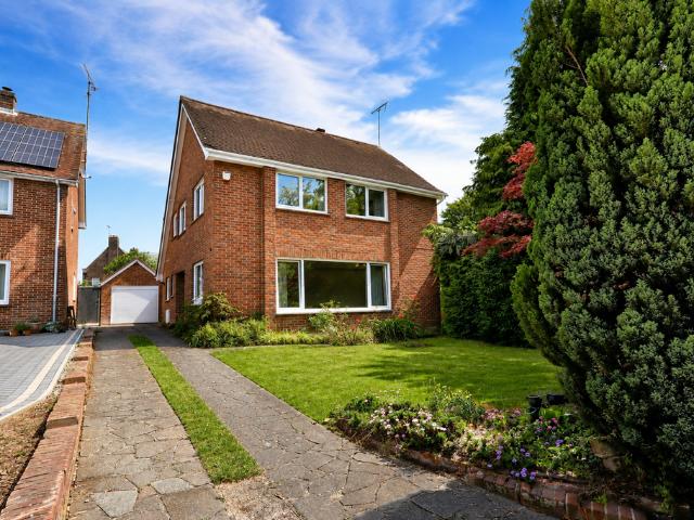 5 bedroom detached house for sale
