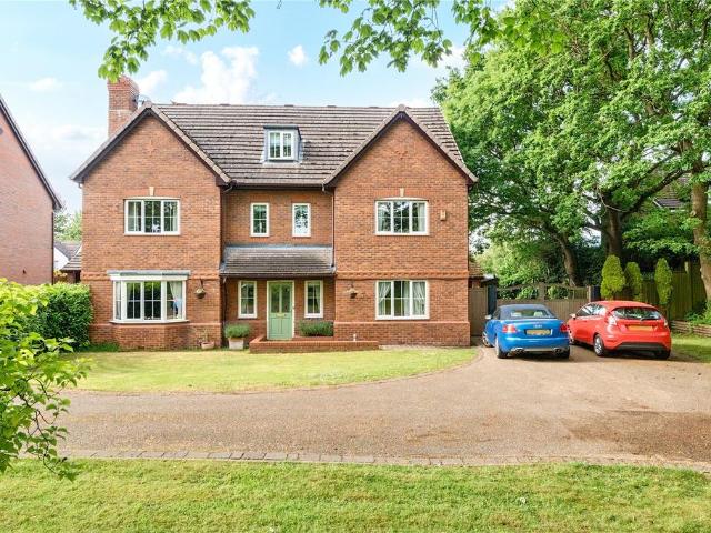 5 bedroom detached house for sale