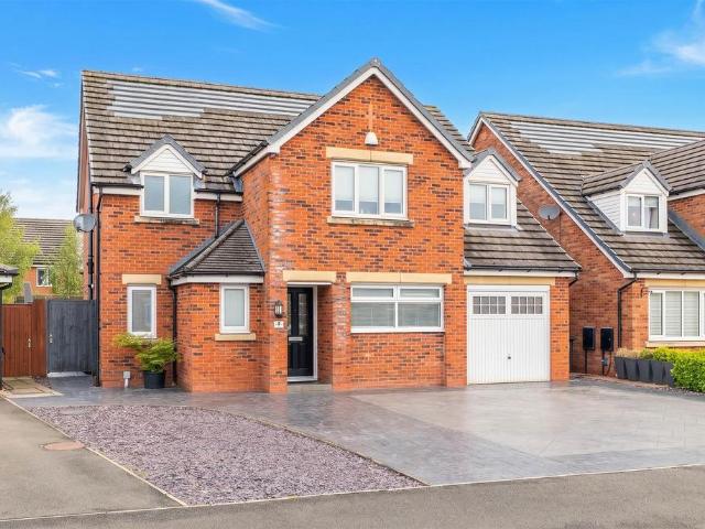 5 bedroom detached house for sale