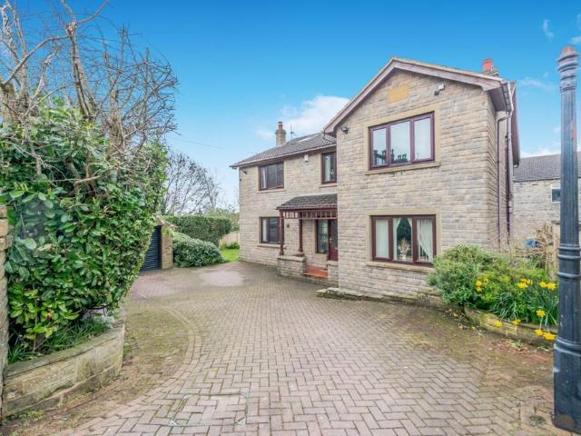 5 bedroom detached house for sale