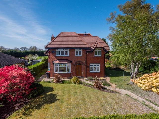 5 bedroom detached house for sale