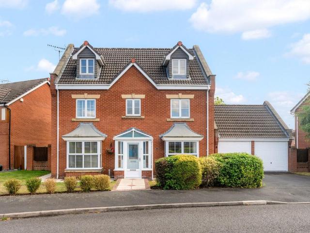 5 bedroom detached house for sale