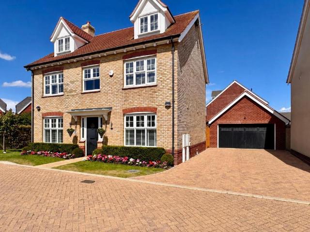 5 bedroom detached house for sale