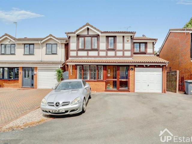 5 bedroom detached house for sale