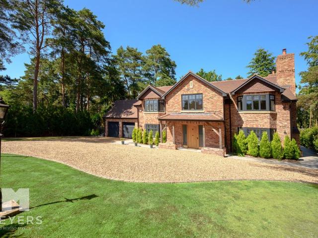 5 bedroom detached house for sale
