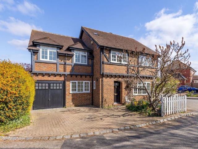 5 bedroom detached house for sale