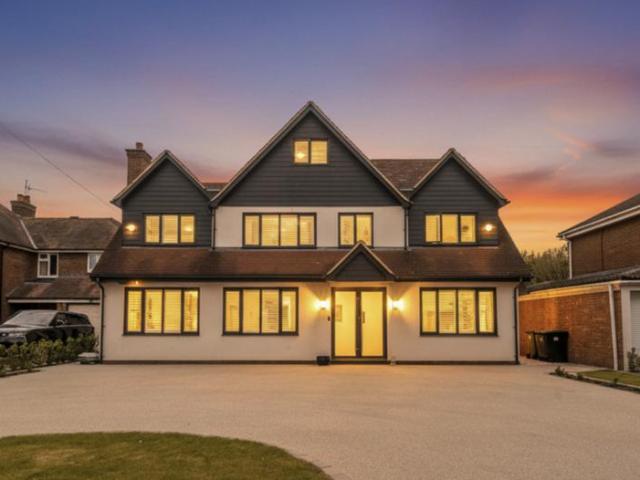 5 bedroom detached house for sale