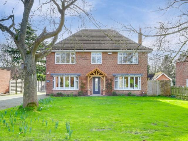 5 bedroom detached house for sale