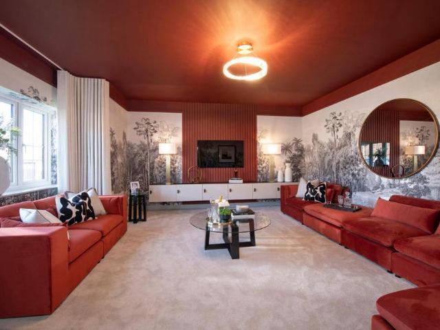 5 bedroom detached house for sale