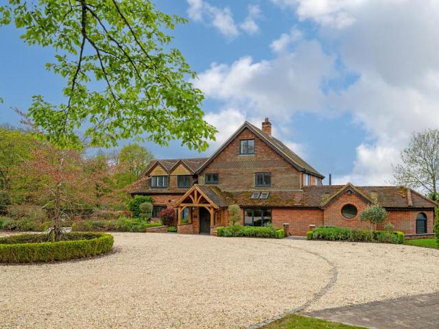 5 bedroom detached house for sale