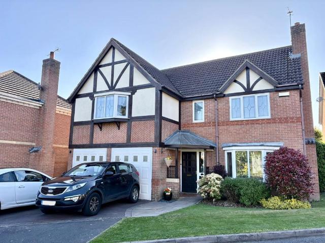 5 bedroom detached house for sale