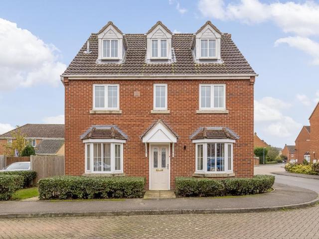 5 bedroom detached house for sale